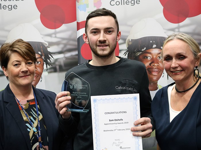Apprentices celebrate start of NAW with awards evening
