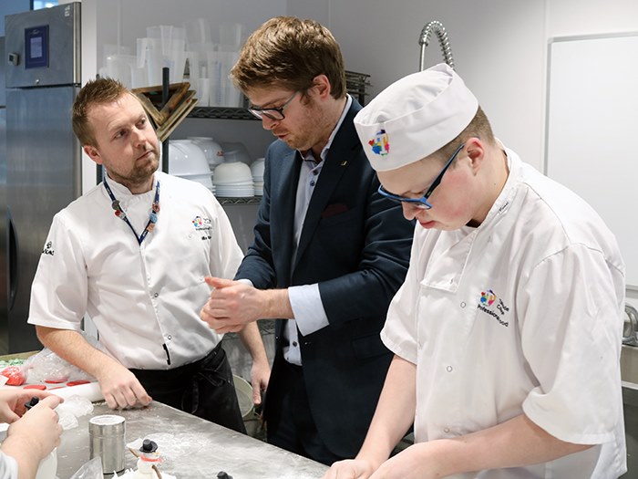 Students ‘rise’ to the challenge to open Bakery