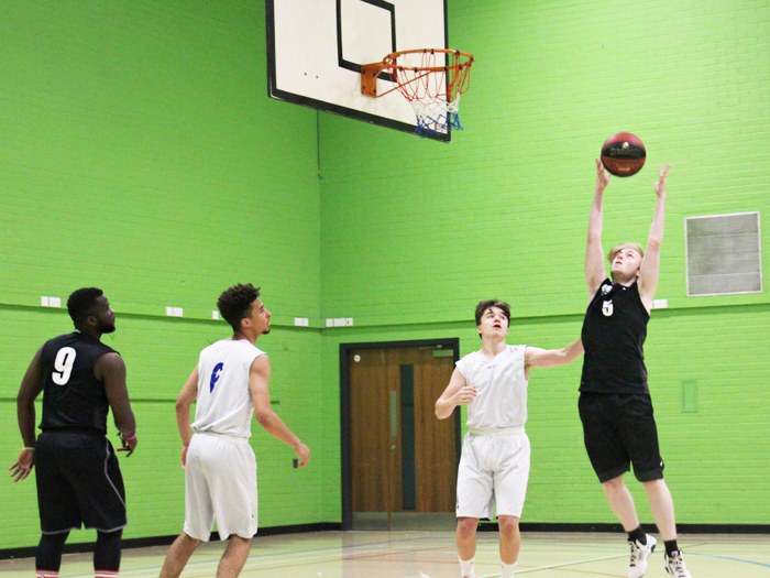 Basketball team shoots high at Tameside College