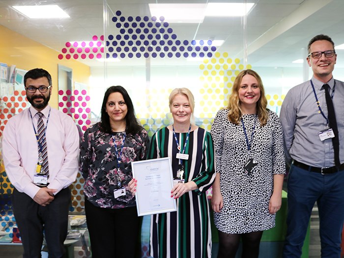 College praised for supporting students